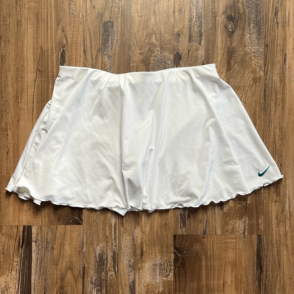 Nike | Skirts | Nike White Skort | Poshmark